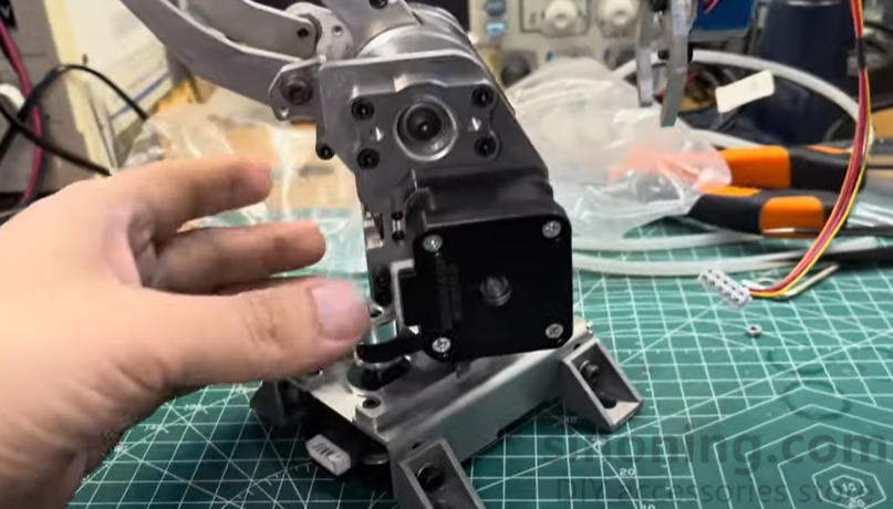 The Beauty of Machinery – All metal construction of stepper motor ...